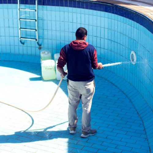 Contrate Piscineiro • RMS Campinas